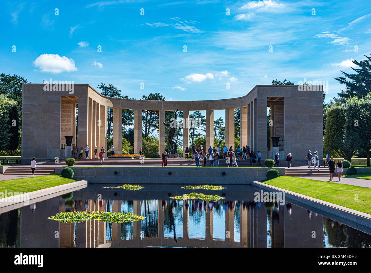 Normandy cemetery photos hi-res stock photography and images - Alamy