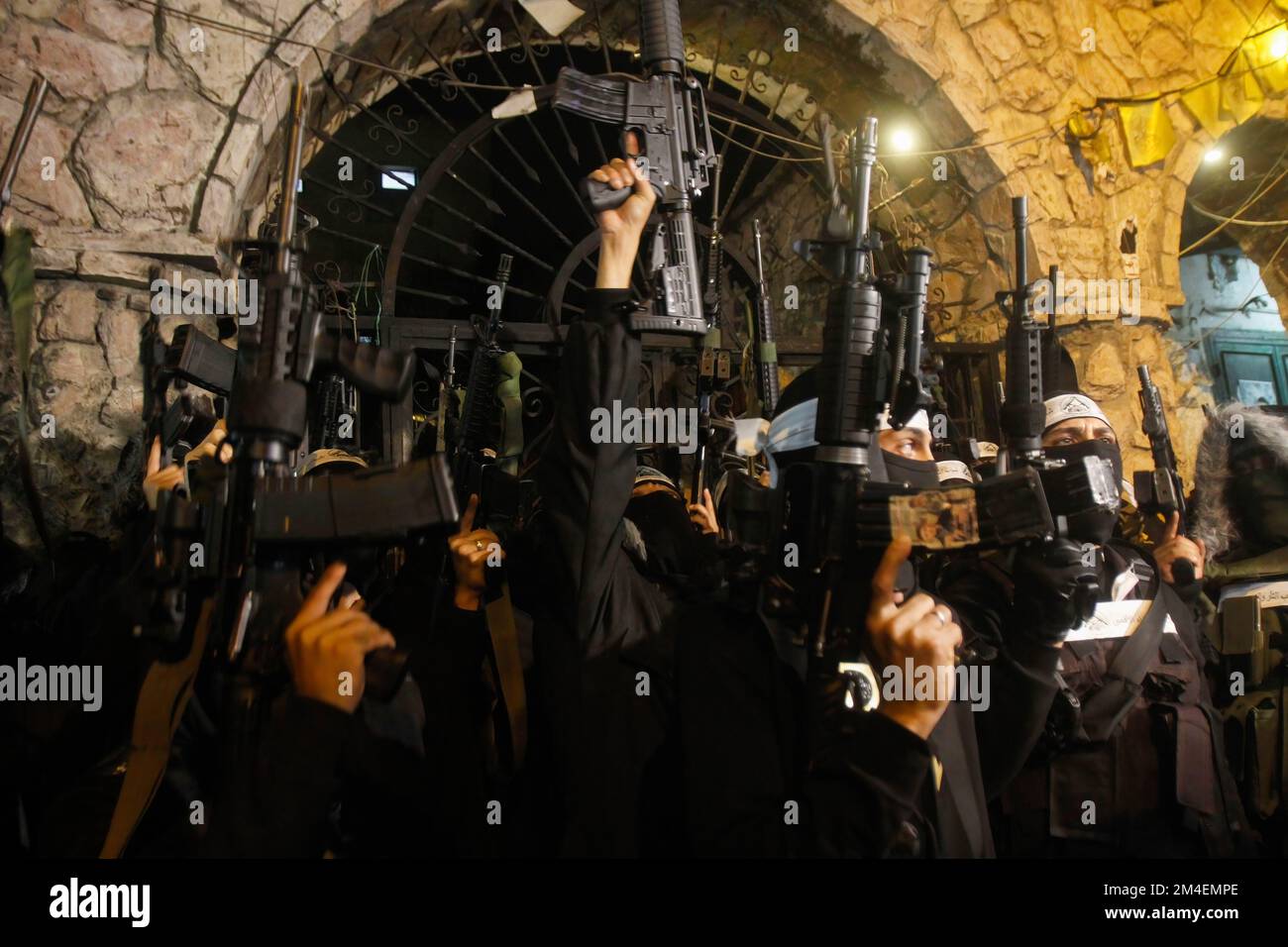 Nablus, Palestine. 20th Dec, 2022. Palestinian gunmen from the Al-Aqsa ...