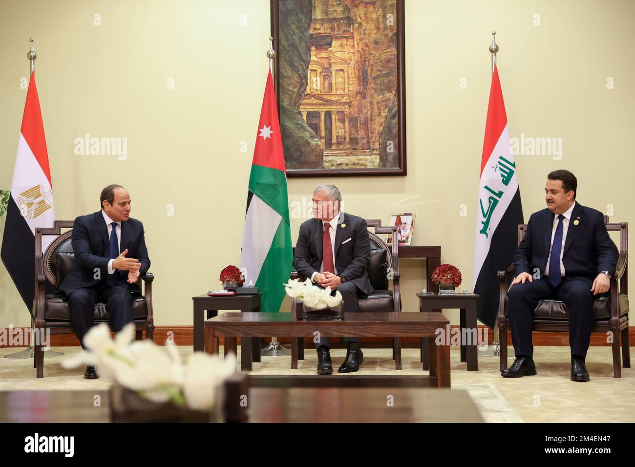 Dead Sea, Jordan. 08th Apr, 2022. Jordanian King Abdullah II (C) meets ...