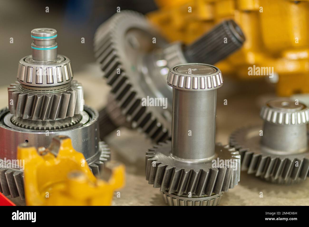 Engine gears hi-res stock photography and images - Alamy