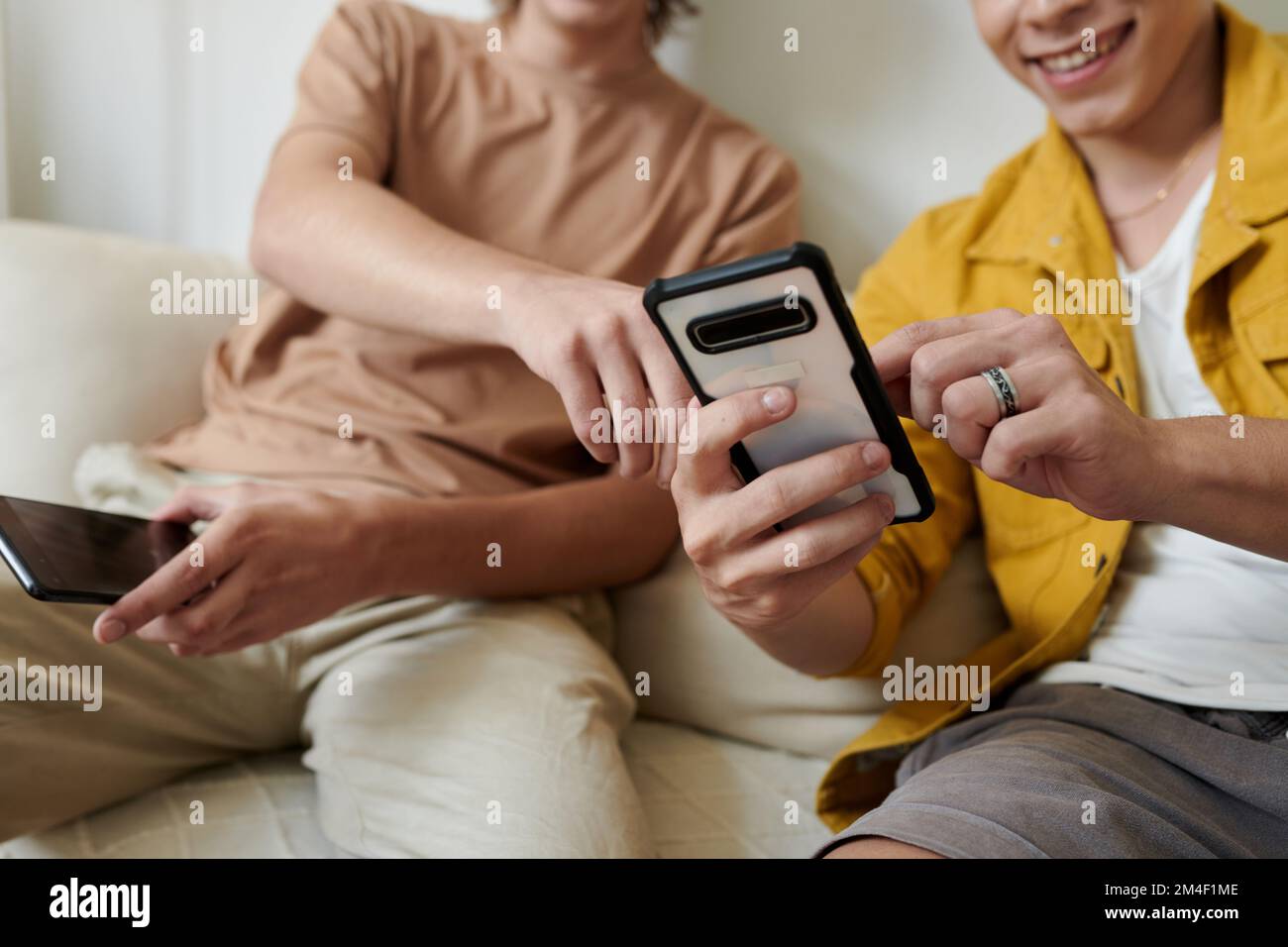 Smartphone Tablet Memes LOLPics Old Phone Vs. New Phone Viral Viral