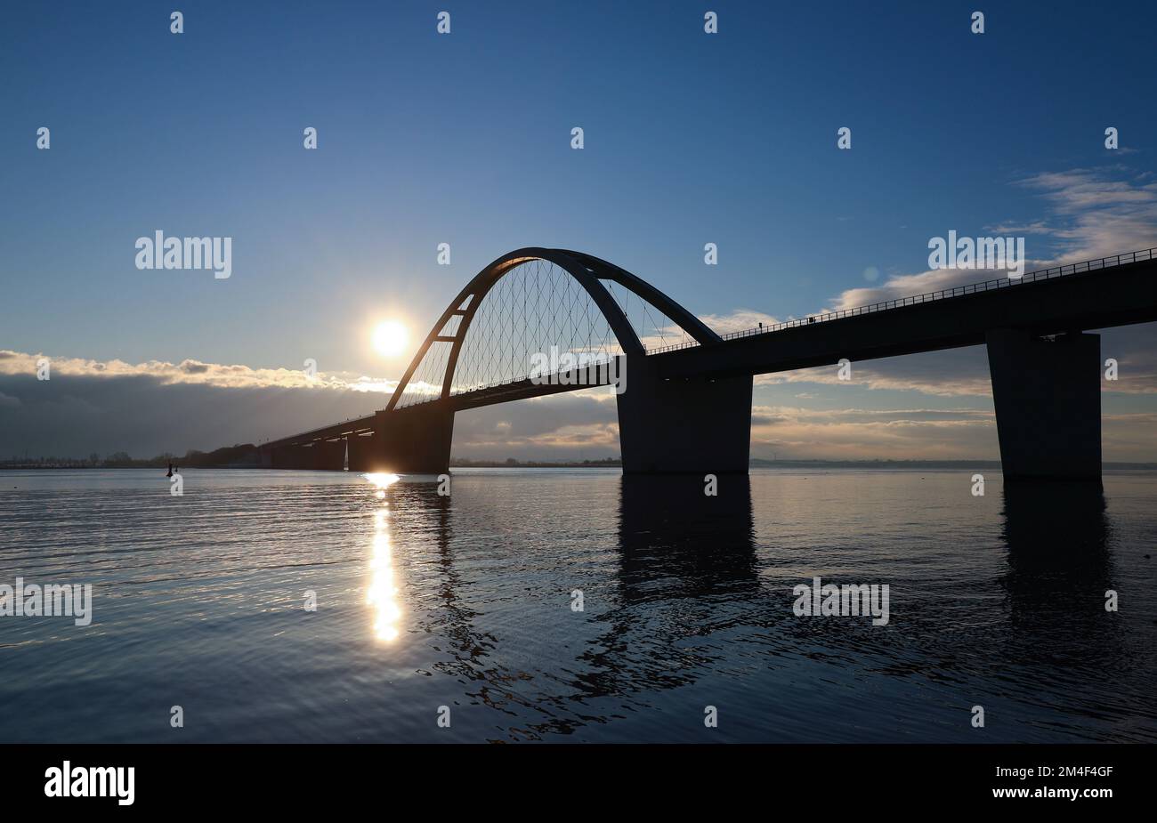 Fehmarn, Germany. 16th Dec, 2022. Vehicles drive over the Fehmarnsund ...