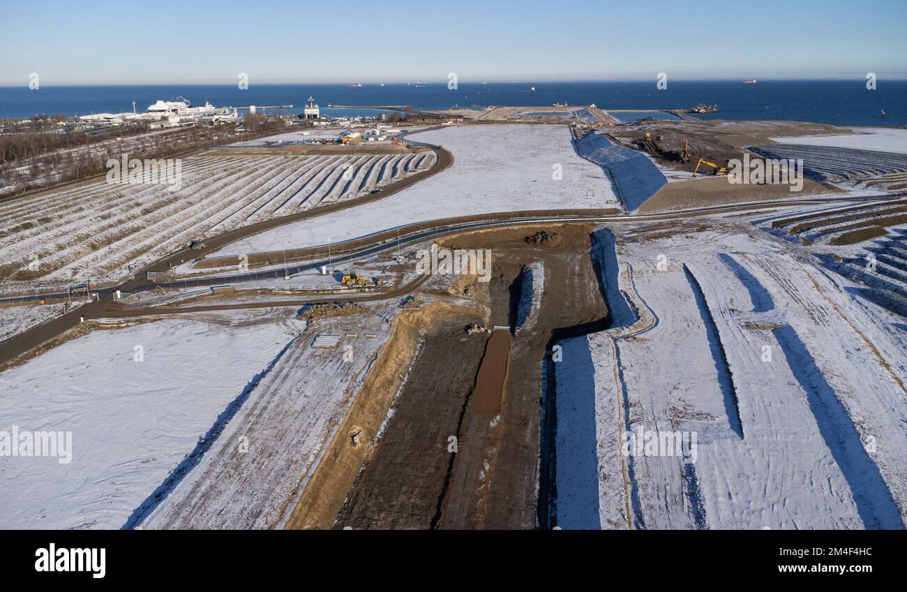 Fehmarn, Germany. 16th Dec, 2022. Construction work on the rail route ...