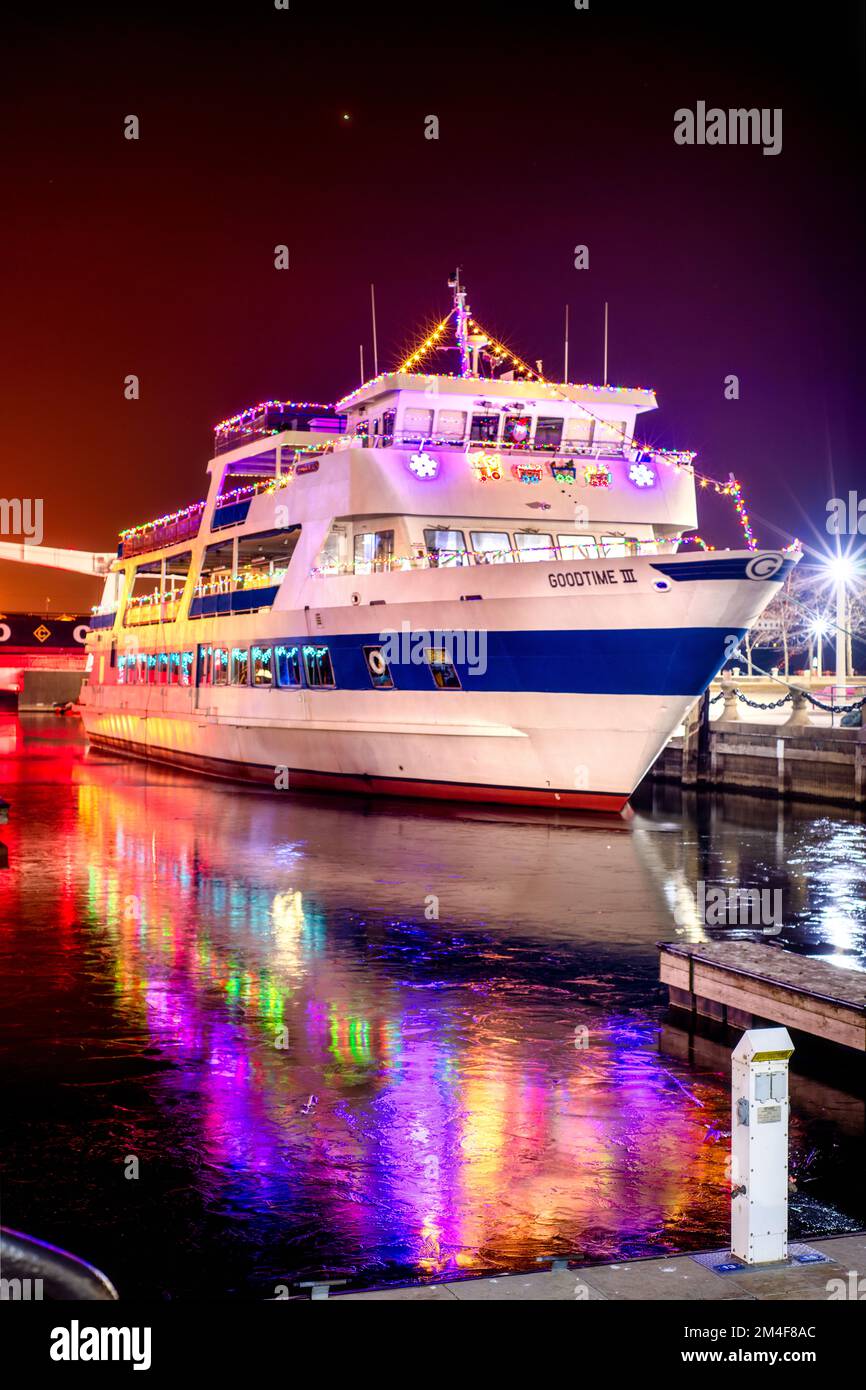 Cleveland skyline christmas hi-res stock photography and images - Alamy