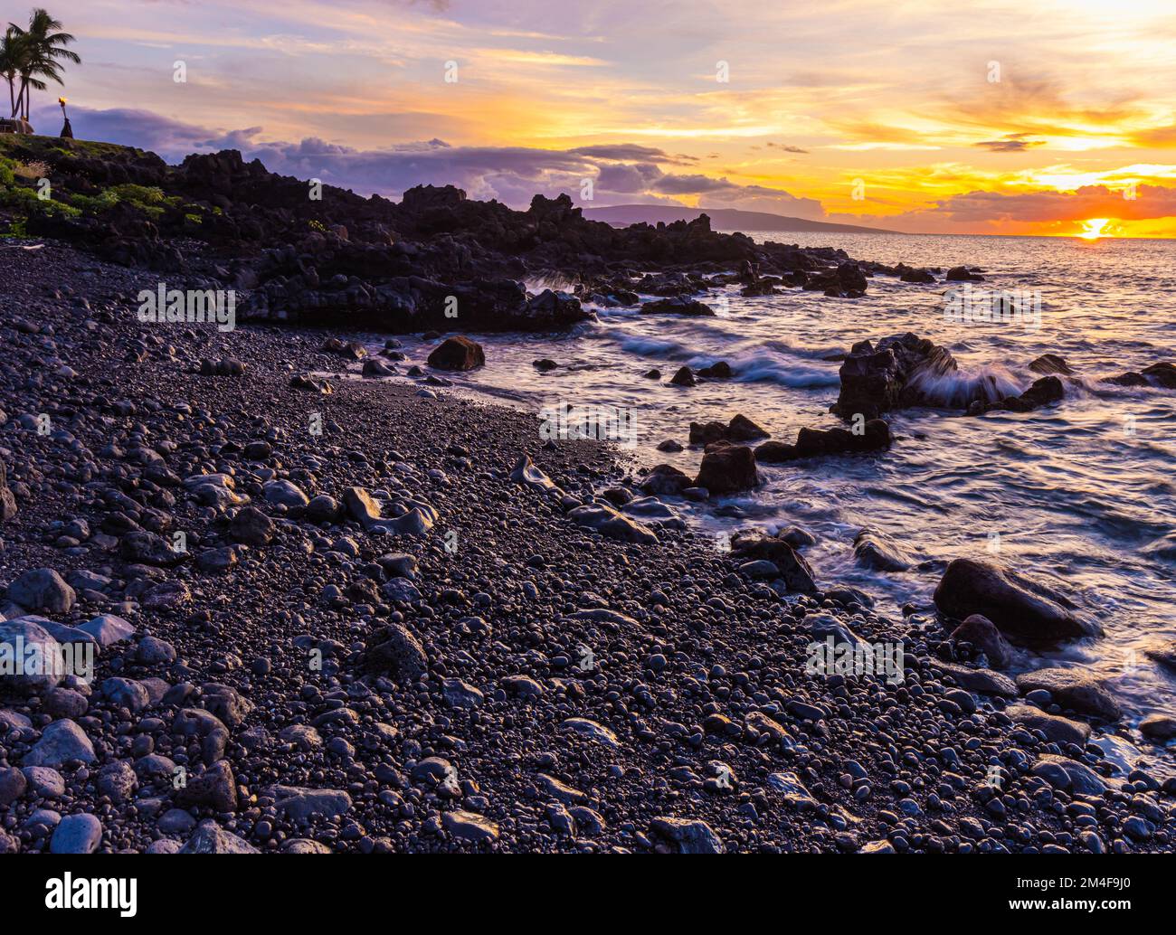 Sunset On The Lava Shoreline of Ulua Beach, Maui, Hawaii, USA Stock ...