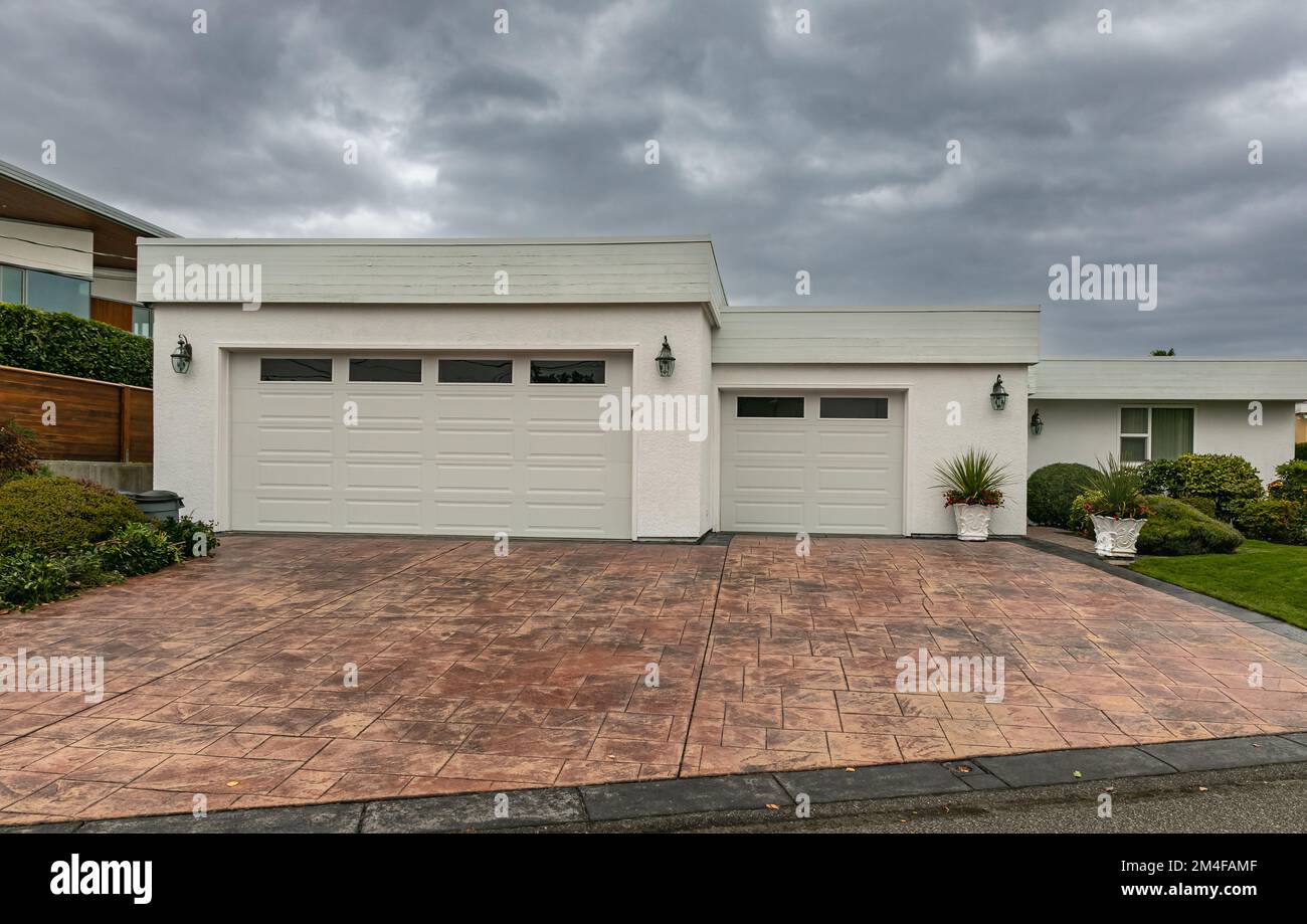 Residential house two car garage. Modern and luxurious double garage ...