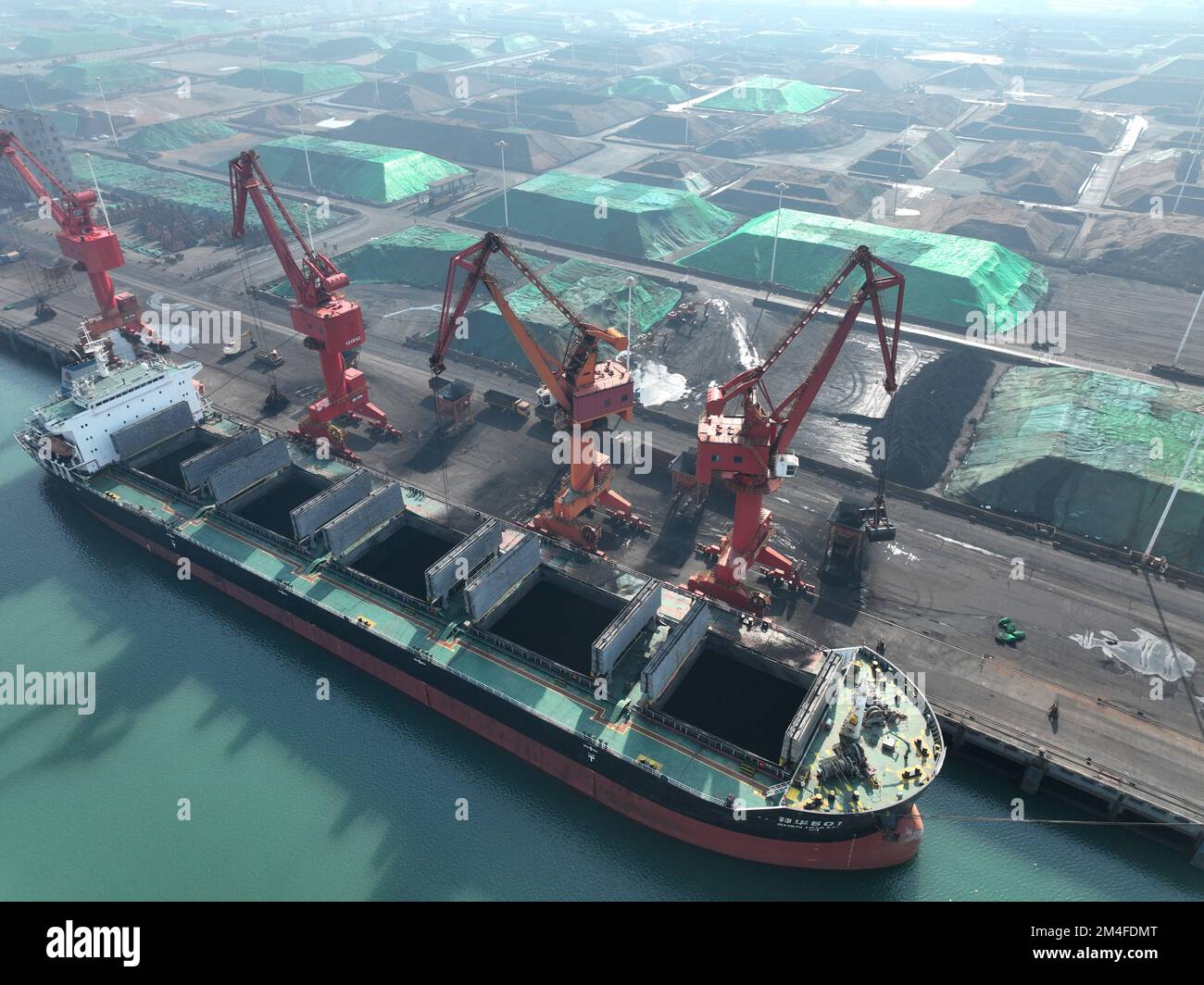 Electric cargo ship china hi-res stock photography and images - Alamy