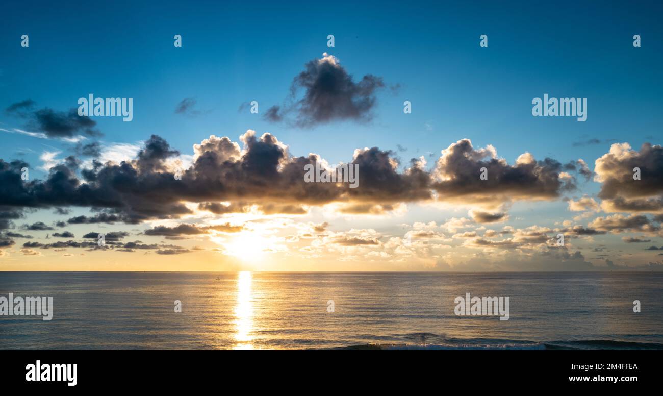 Sunset on sea background. Nature wallpaper with summer sea. Water sea ...