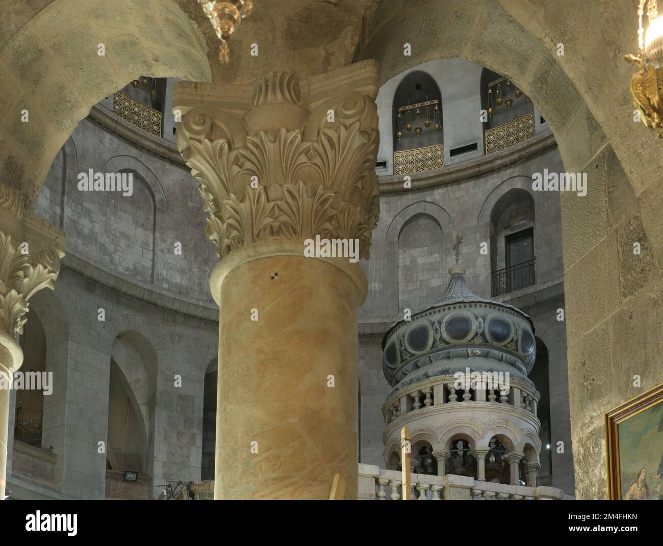 The Aedicule and rotunda interior. Church of the Holy Sepulchre ...