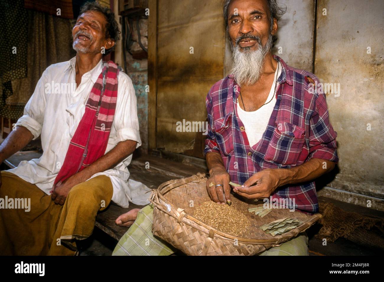 Indian cigarettes hi-res stock photography and images - Alamy