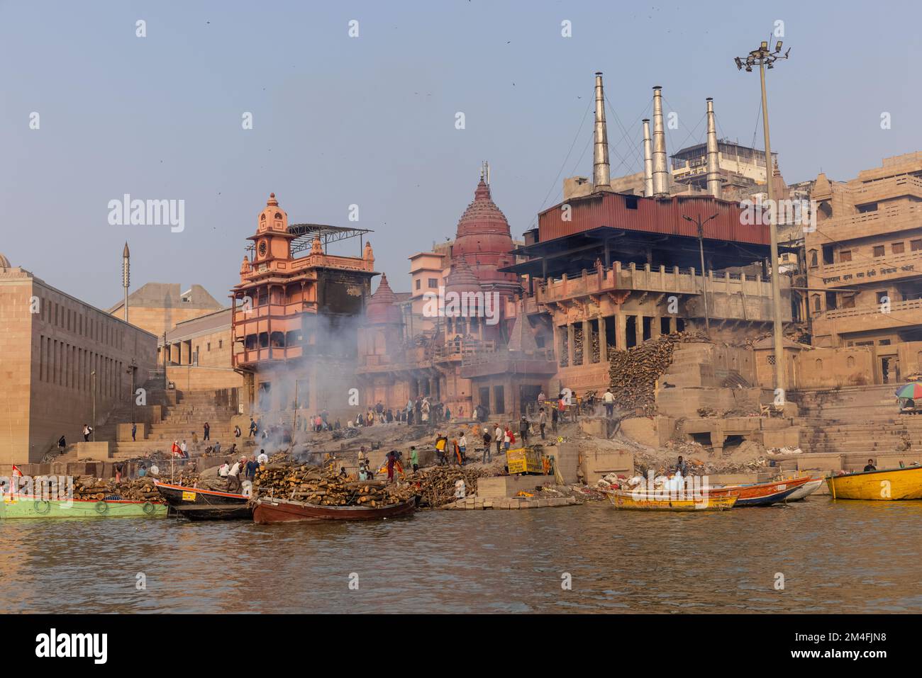 Indian pyre funeral ceremony hi-res stock photography and images - Alamy