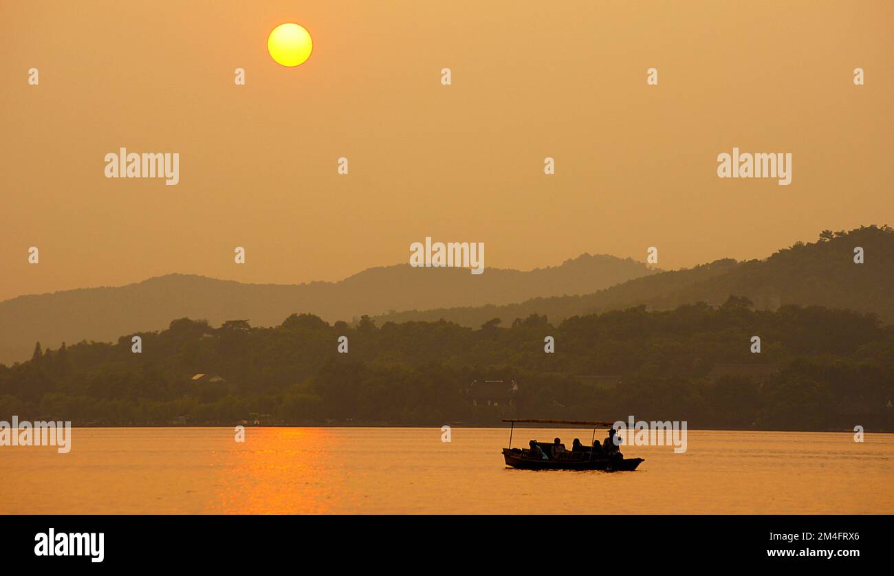 Sunset, West Lake in Hangzhou - China Stock Photo - Alamy