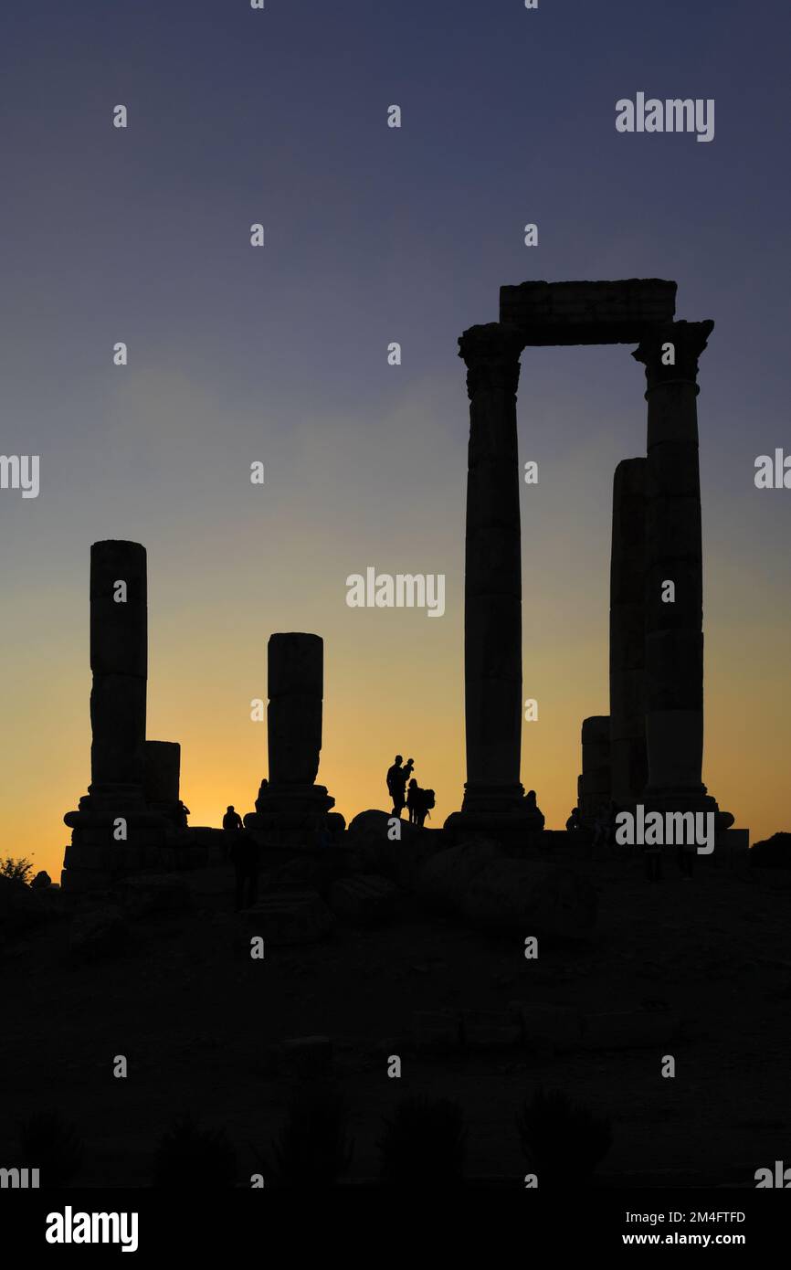 Sunset over the Roman Temple of Hercules in the Citadel, Amman city ...