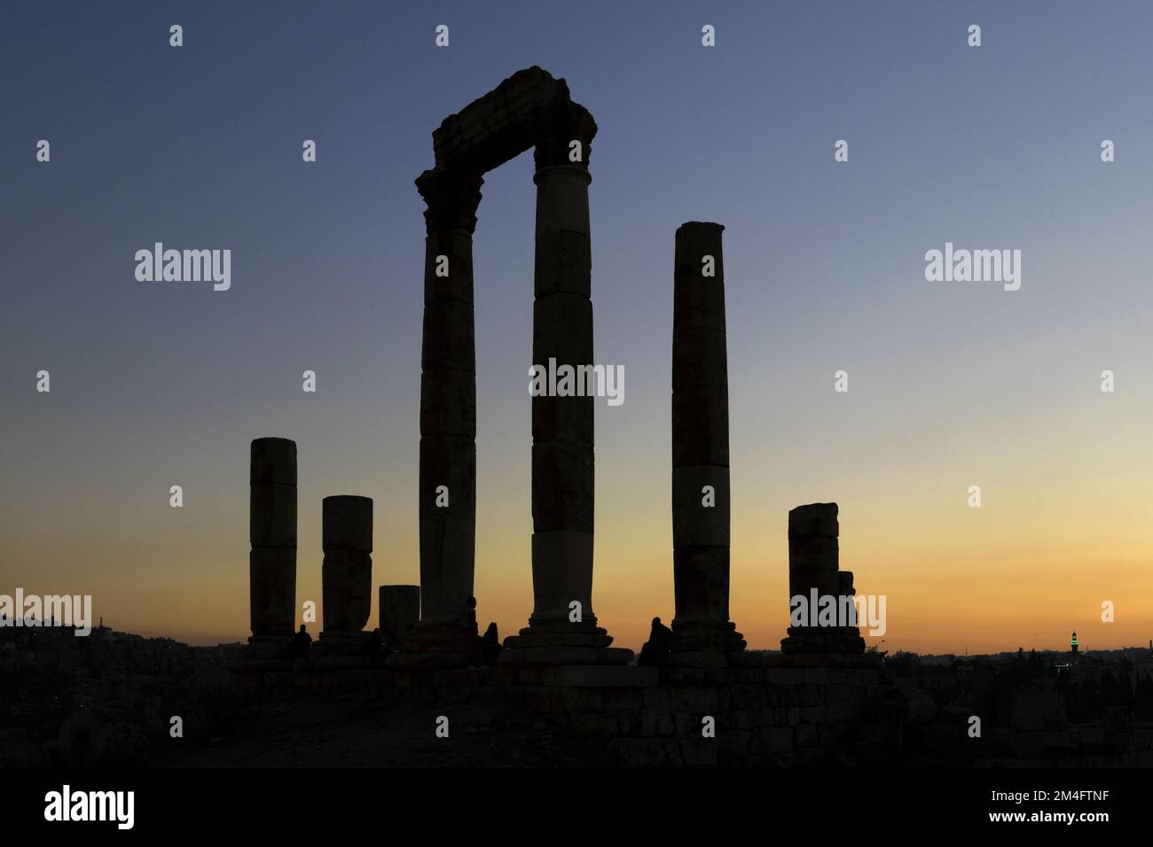 Sunset over the Roman Temple of Hercules in the Citadel, Amman city ...