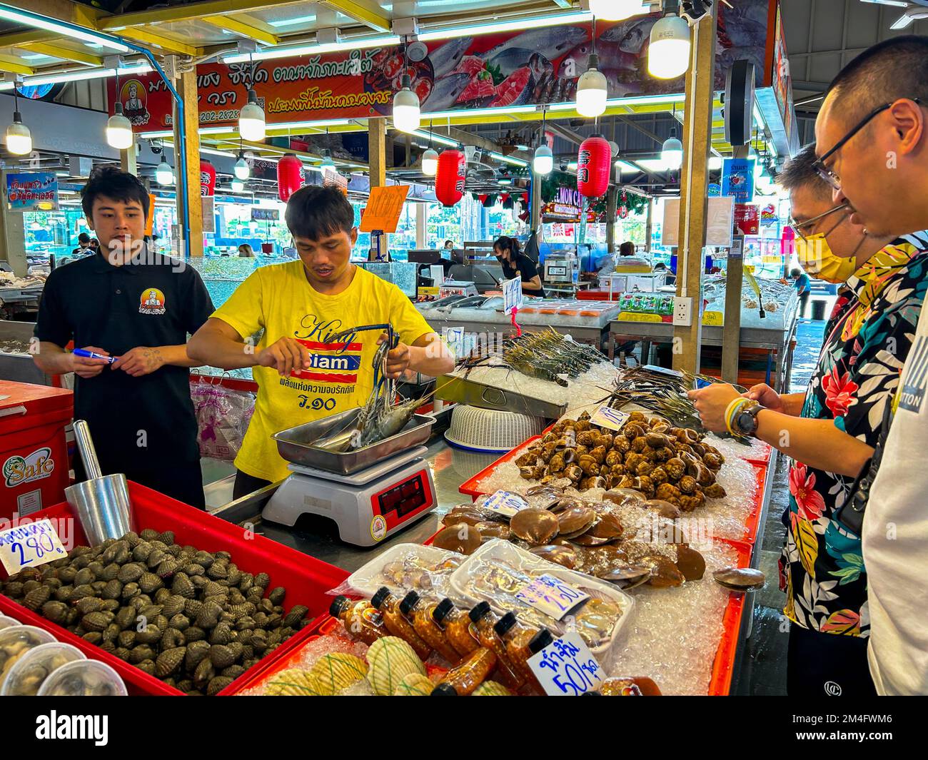 Bangkok, Thailand, Thawi Watthana, Men, Clerks, Thonburi Market Place ...
