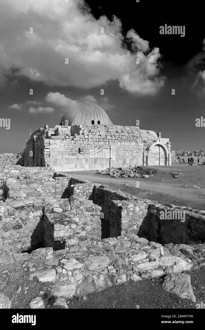 View over the Monumental Gateway in the Citadel, Amman city, Jordan ...