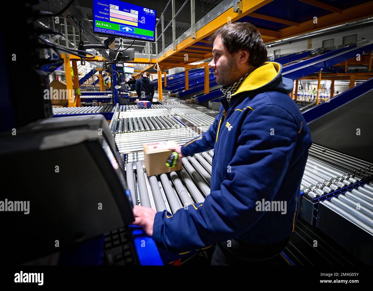 Jihlava, Czech Republic. 19th Dec, 2022. GLS international sorting ...