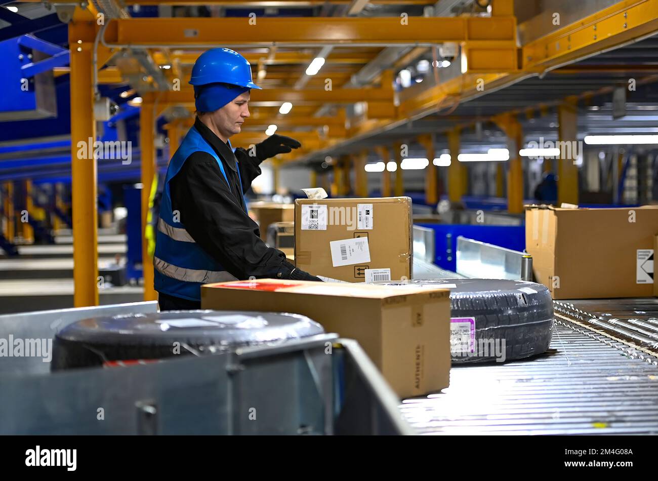 Jihlava, Czech Republic. 19th Dec, 2022. GLS international sorting ...
