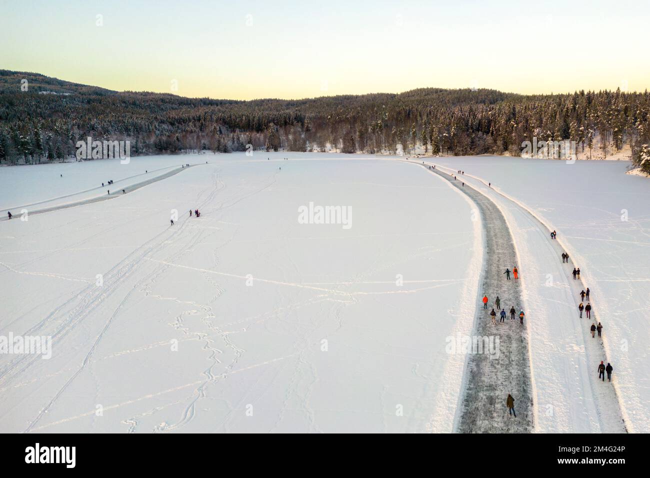 Oslo 20221218.At Sognsvann, the municipality has measured the ice to be ...