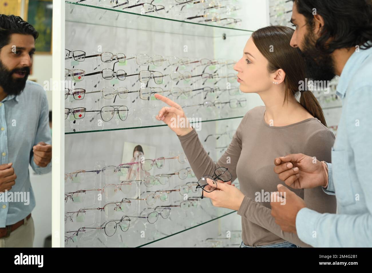 Eye checkup indian hi-res stock photography and images - Alamy