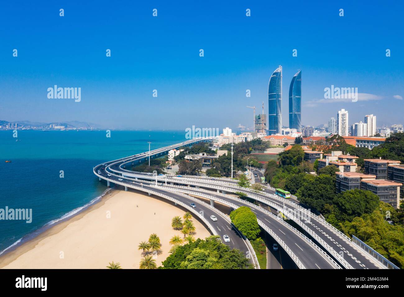 Huli mountain beach hi-res stock photography and images - Alamy