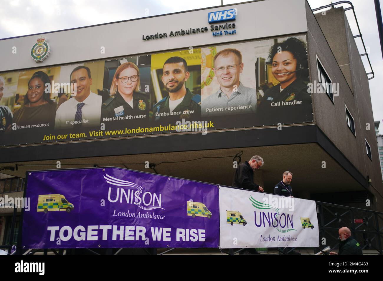 Ambulance unison members strike hi-res stock photography and images - Alamy
