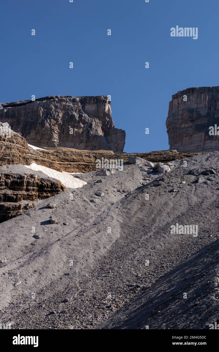 Roland Gap, Cirque de Gavarnie in the Pyrenees Stock Photo - Alamy