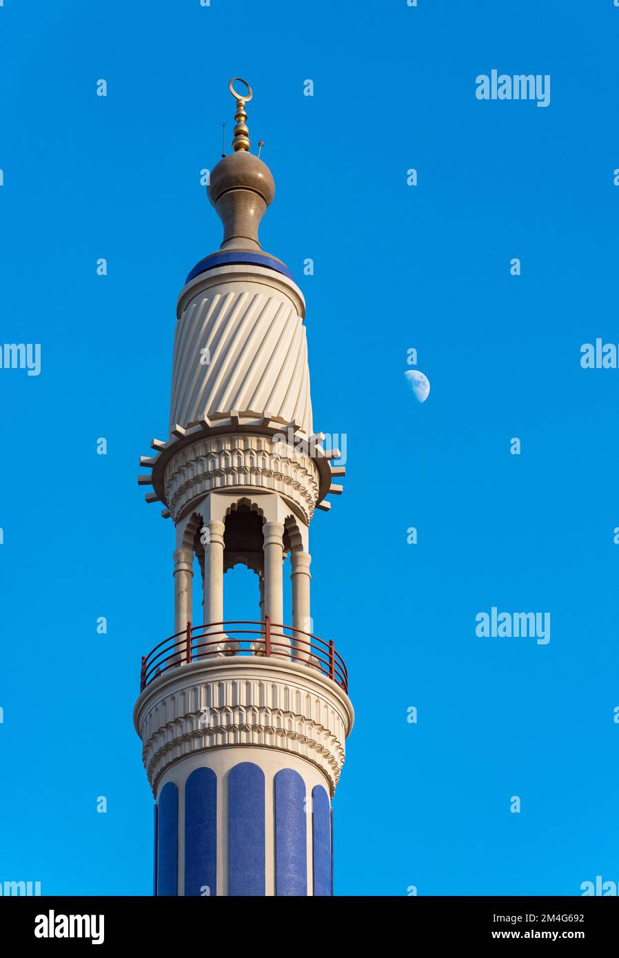 Al qurum mosque hi-res stock photography and images - Alamy