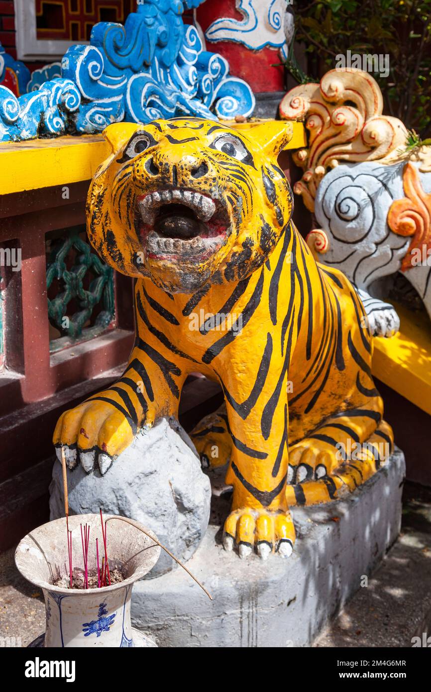 Tiger statue at Tran Hung Dao buddhist temple entrance, Ho Chi Minh ...