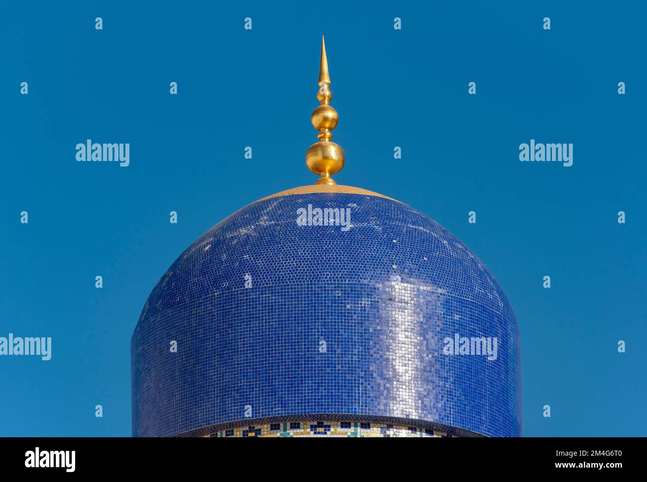 Minaret of Al Khor Mosque, Muscat, Oman Stock Photo - Alamy