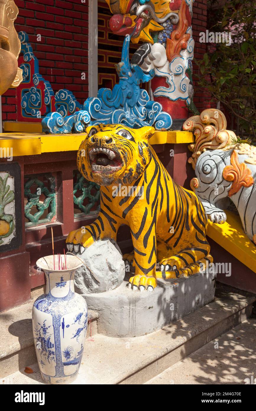 Tiger statue at Tran Hung Dao buddhist temple entrance, Ho Chi Minh ...