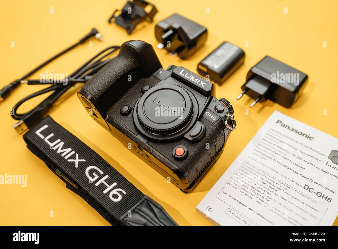 Oled live view finder hi-res stock photography and images - Alamy