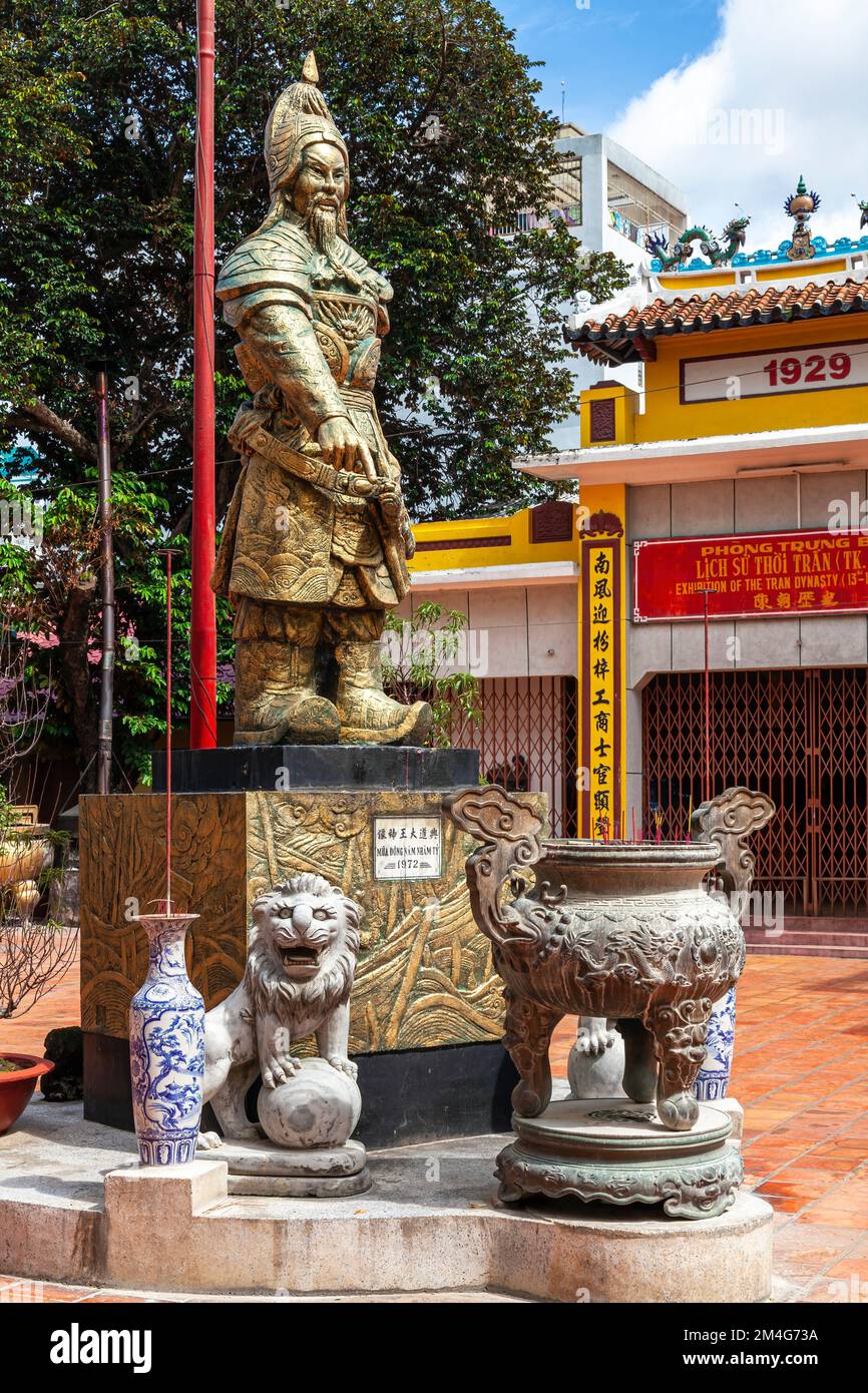 Warrior statue in courtyard at Tran Hung Dao temple, Saigon, Vietnam ...