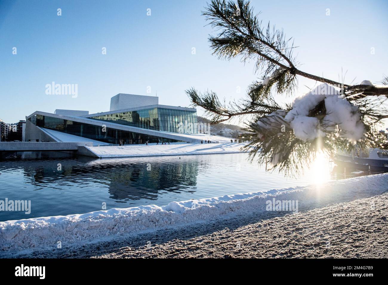 Oslo 20221218.The opera house in snow and glorious sun on Sunday. Photo ...