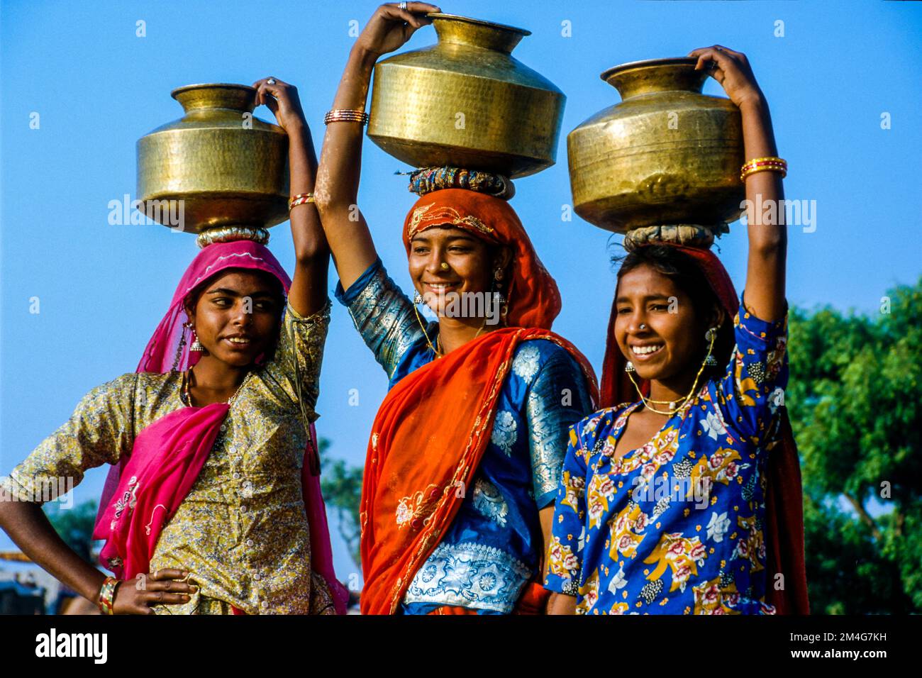Indian girls pots hi-res stock photography and images - Alamy