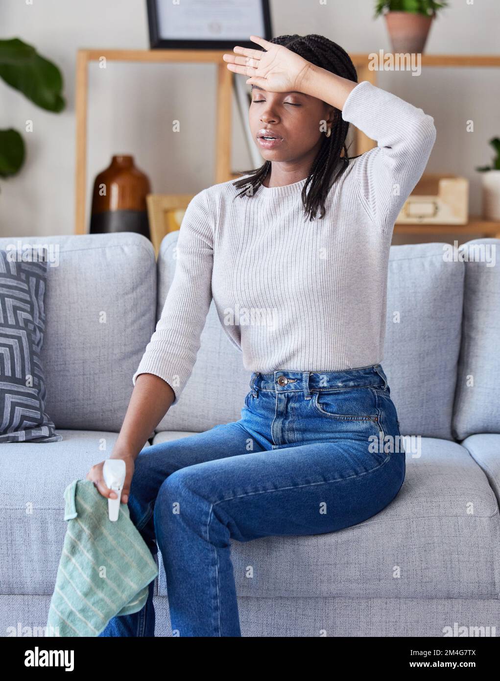 Sad black girl cleaning hi-res stock photography and images - Alamy