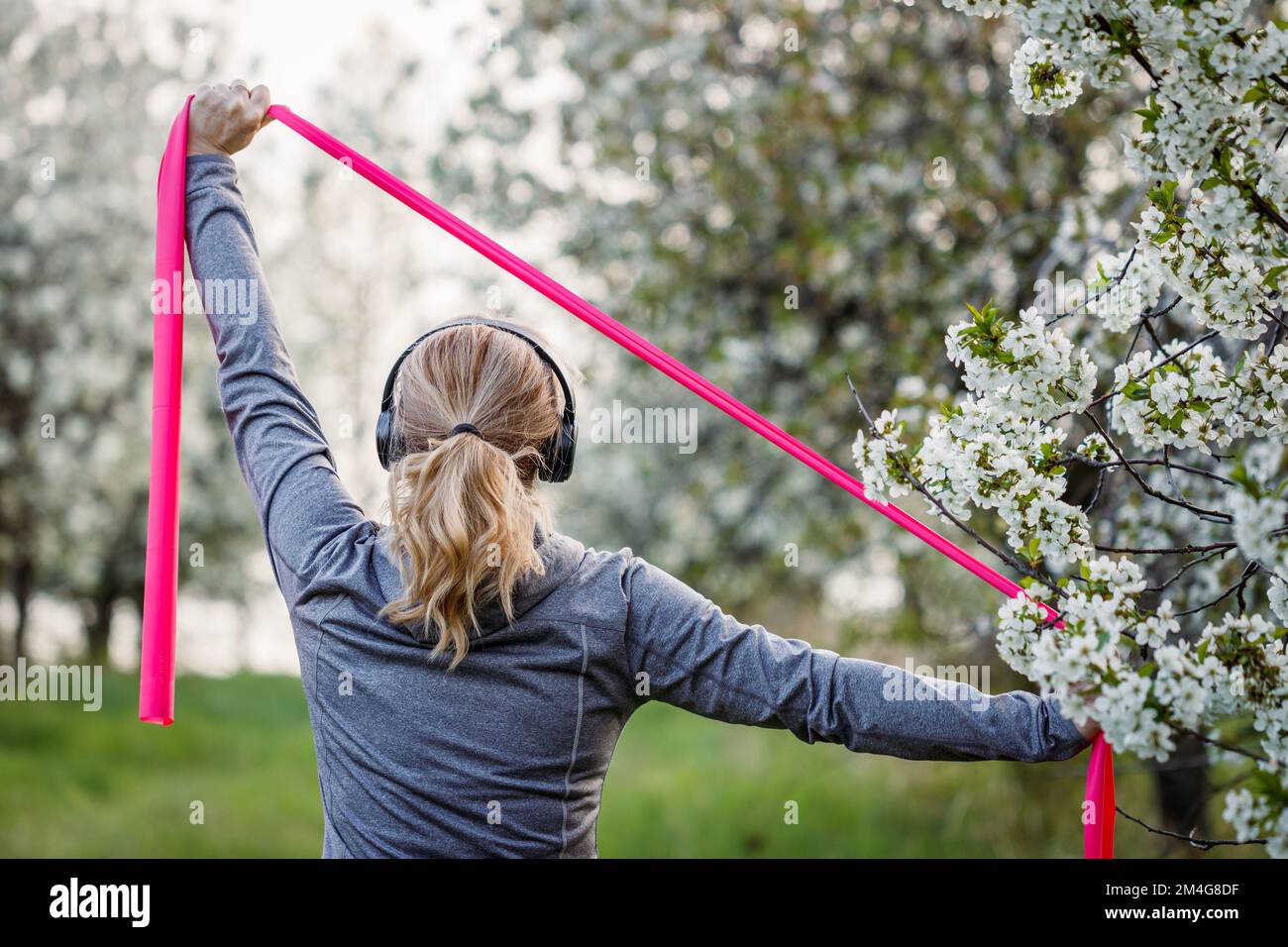Pulling exercise hi-res stock photography and images - Alamy