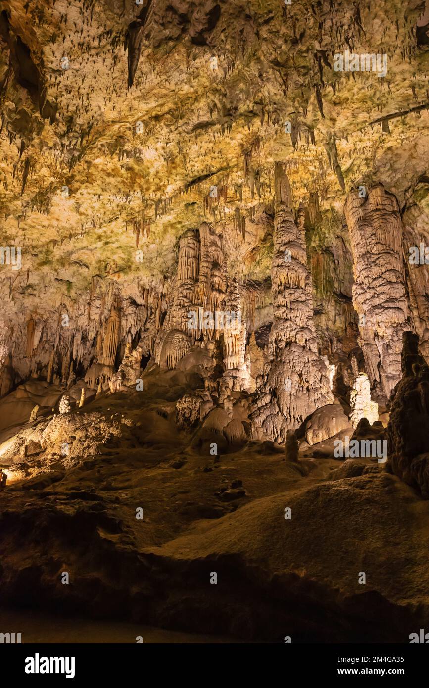 Stalagmite chamber hi-res stock photography and images - Alamy