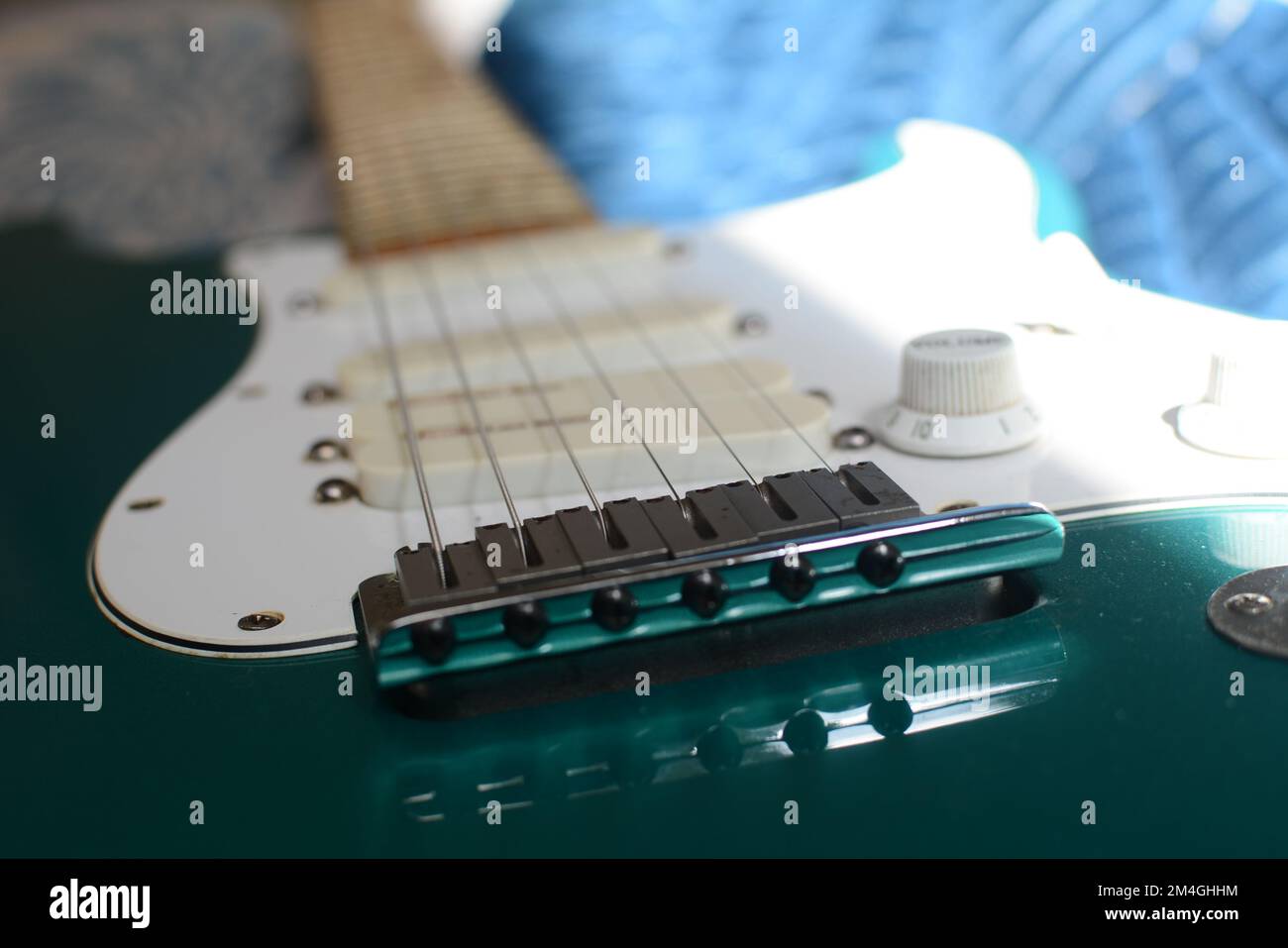 Fender stratocaster curves hi-res stock photography and images - Alamy