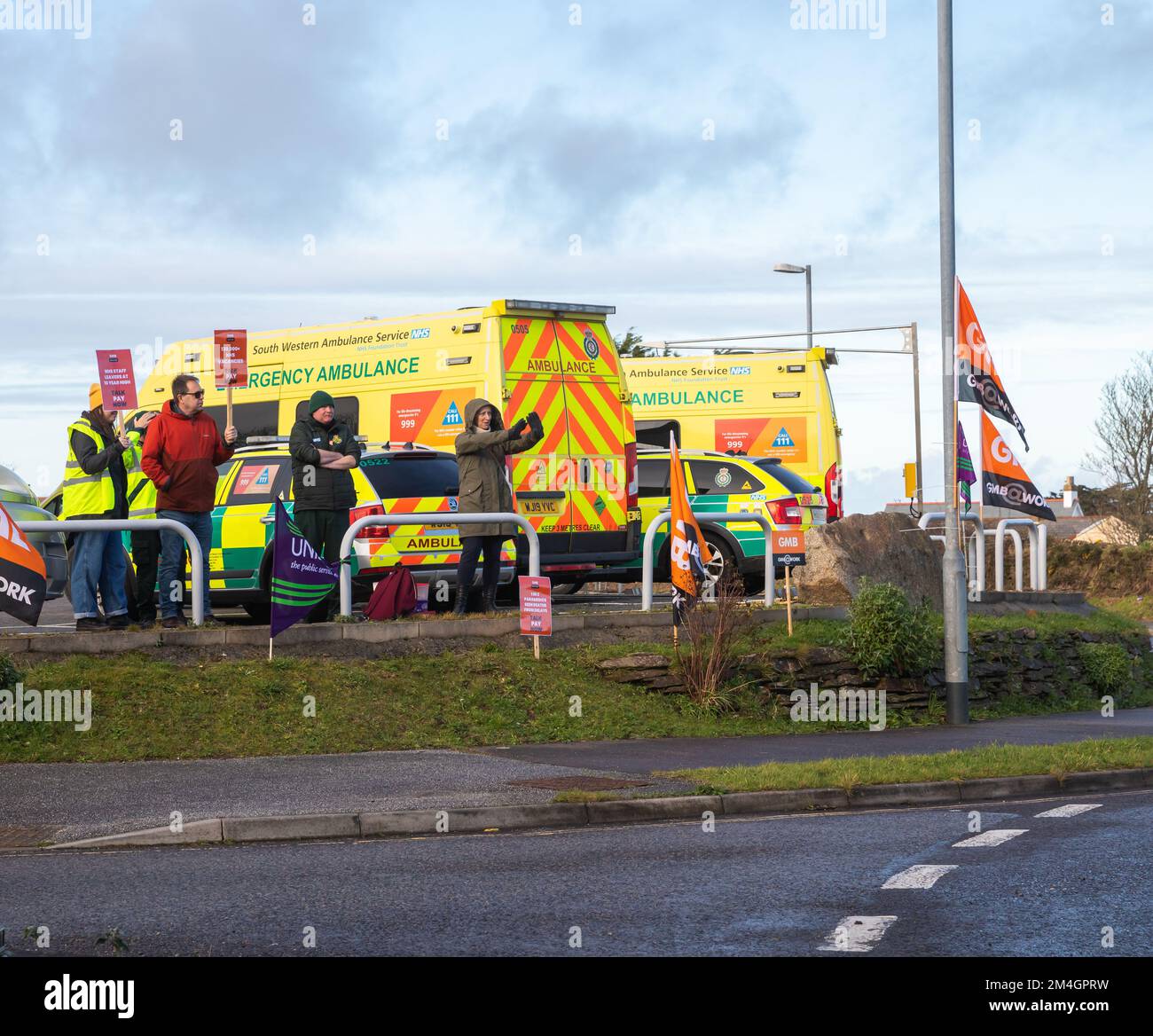 Fluorescent ambulance hi-res stock photography and images - Alamy