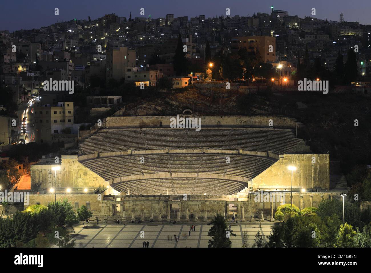 View over the Roman Theatre at night, Hashemite Plaza, Amman City ...