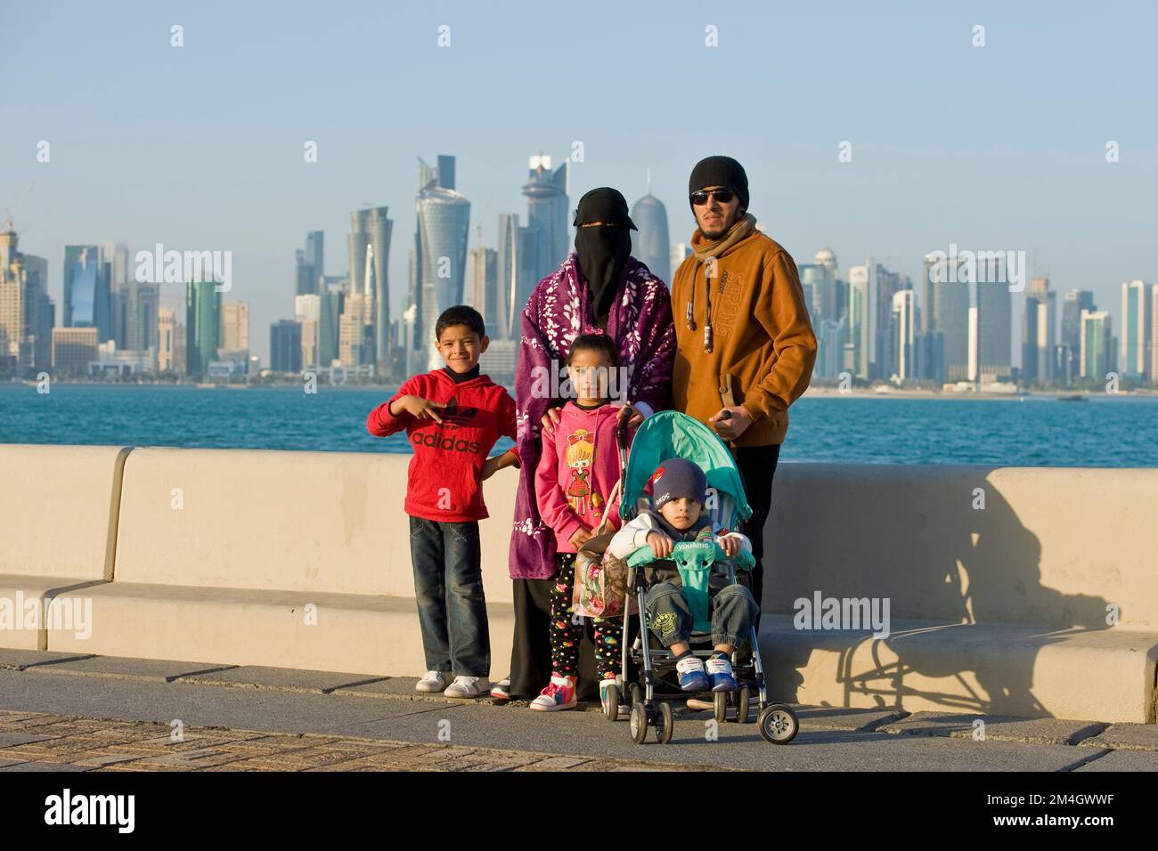 Qatar, Doha, Saudi family Stock Photo - Alamy