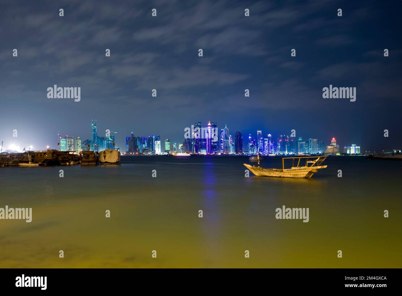 Qatar, Doha, skyline Stock Photo - Alamy