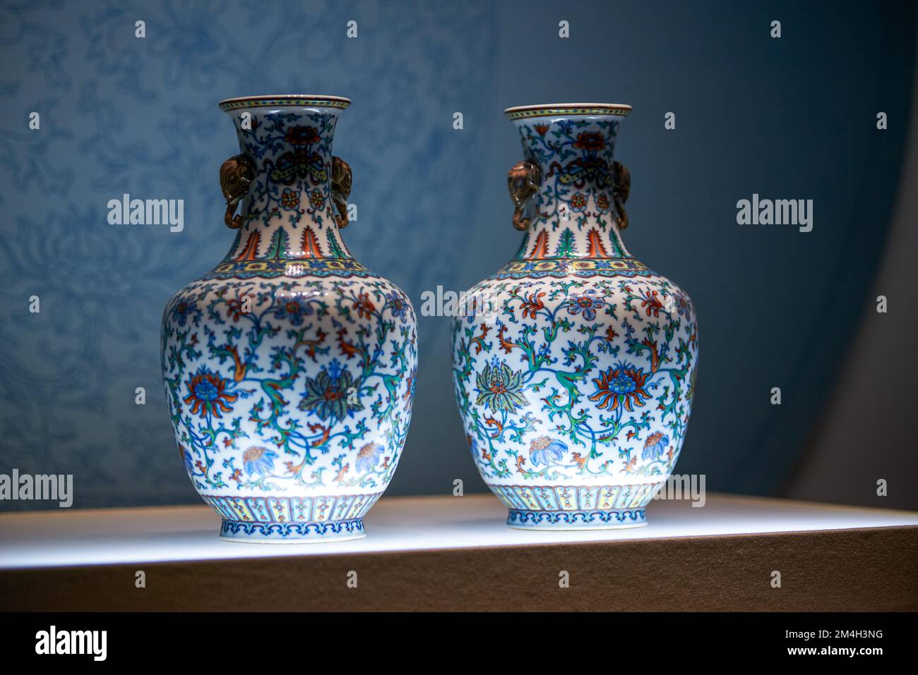 Chinese ancient jade objects hi-res stock photography and images - Alamy