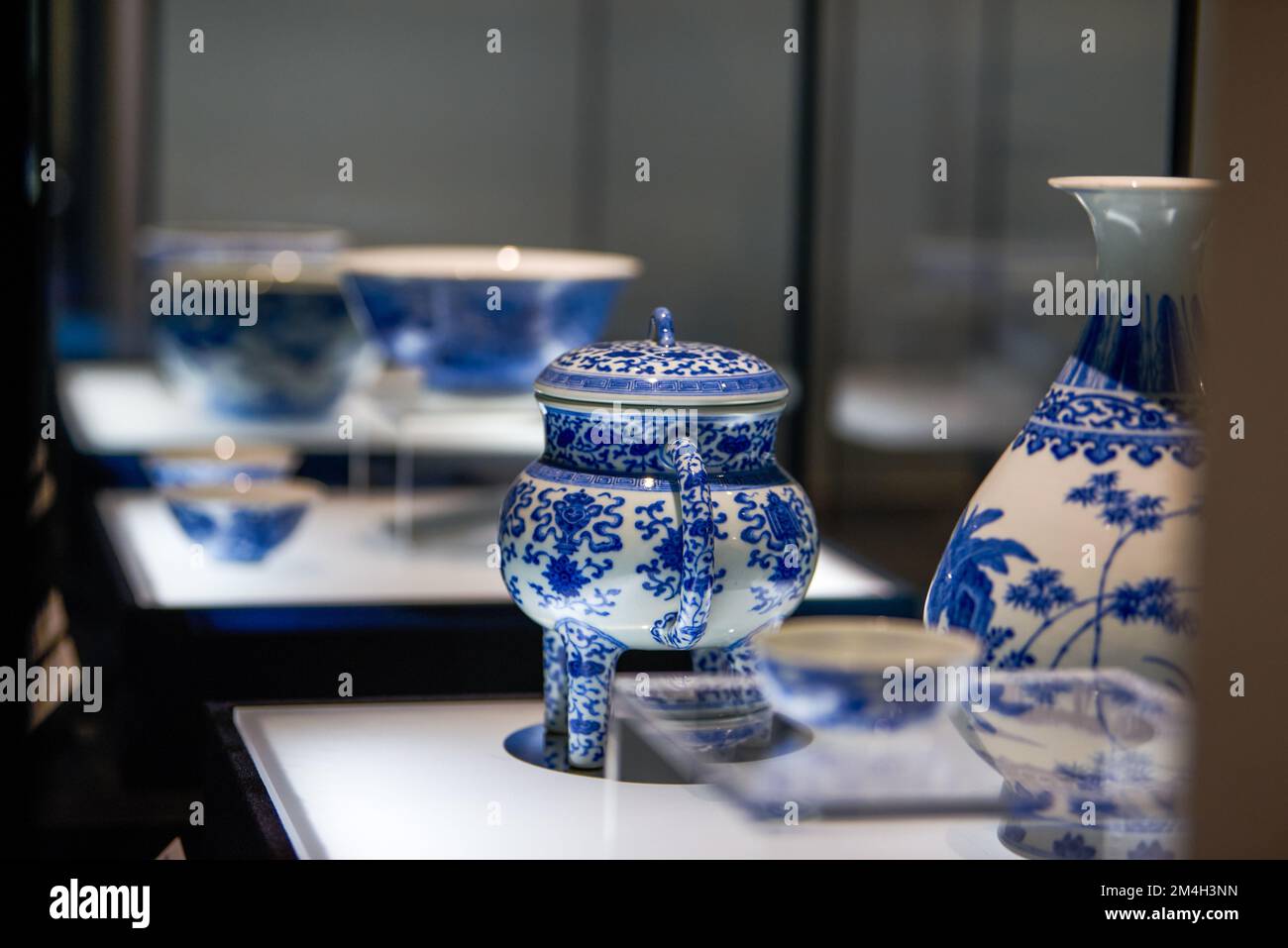 Close-up of fine and traditional Chinese ancient porcelain Stock Photo ...