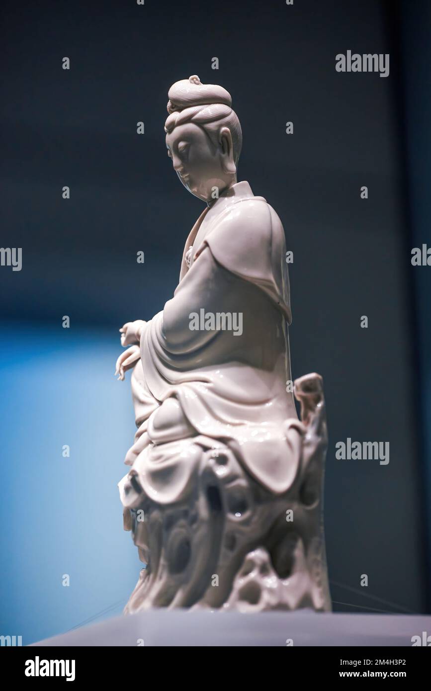 Ancient chinese pottery figurines hi-res stock photography and images ...