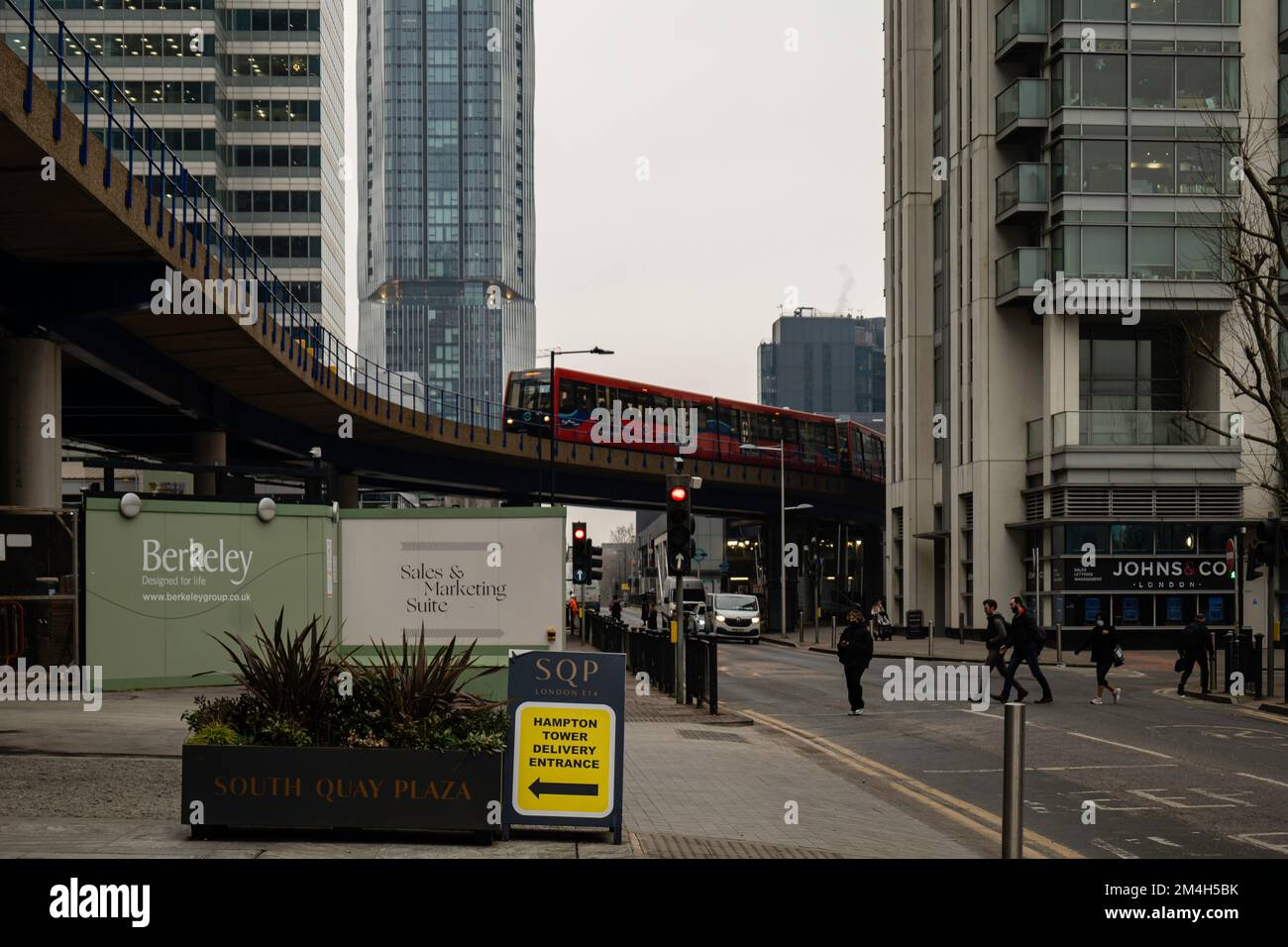 Isle of dogs tower hamlets hi-res stock photography and images - Alamy