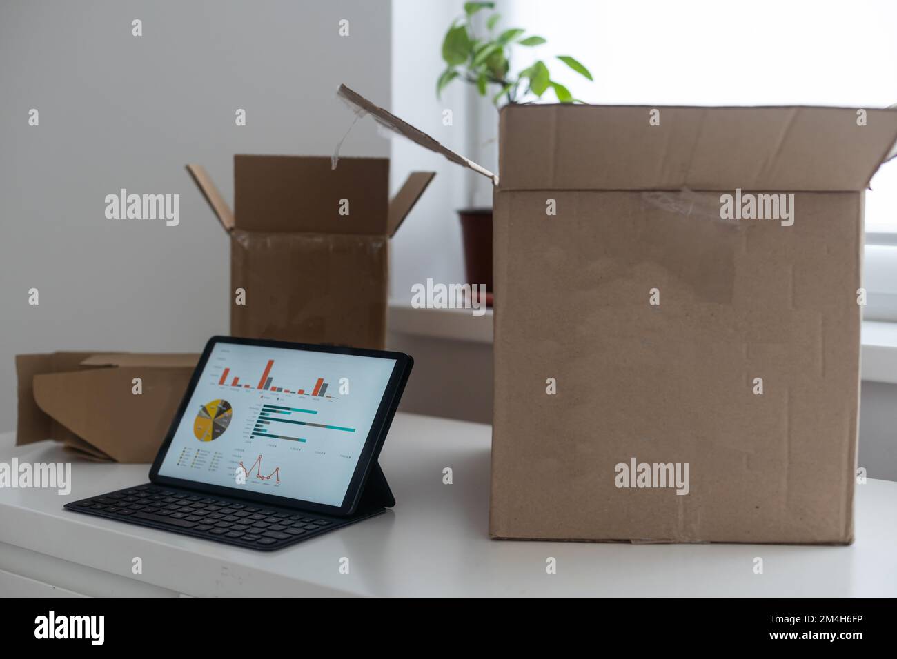 tablet computers. Online products to prepare product boxes with graph ...