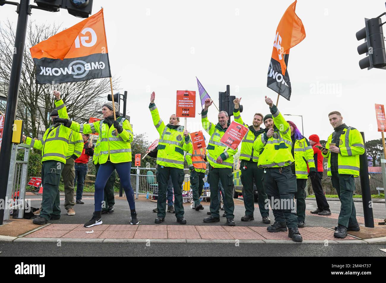 Plymouth, Devon, UK. 21st December 2022. GMB Union NHS Ambulance ...