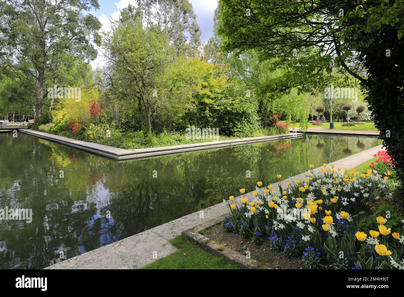 The gardens at Springfields outlet shopping centre; Spalding town ...